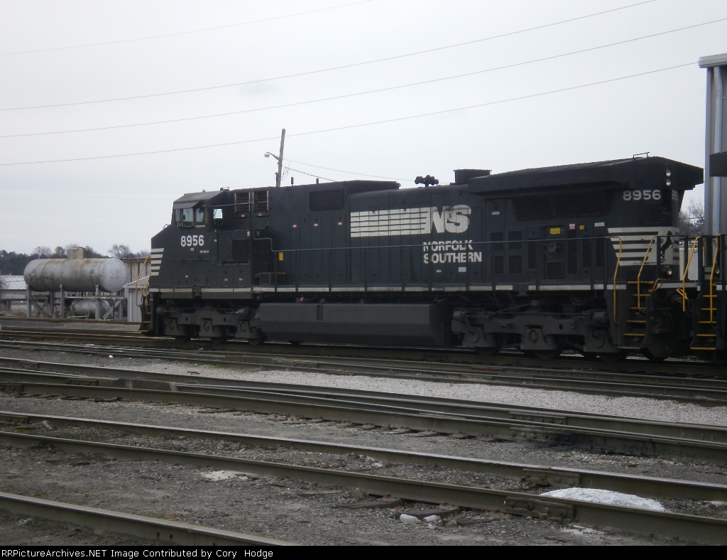 NS 8956 @ Glenwood Yard
